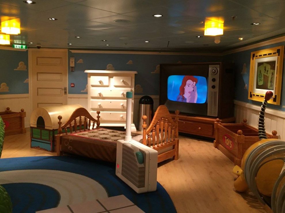 Cruising with Children: Disney Cruise Line Oceaneer Club and Oceaneer Lab