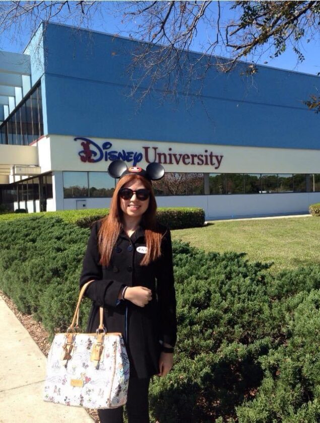 5 Reasons Why You Should Apply For The Disney College Program!