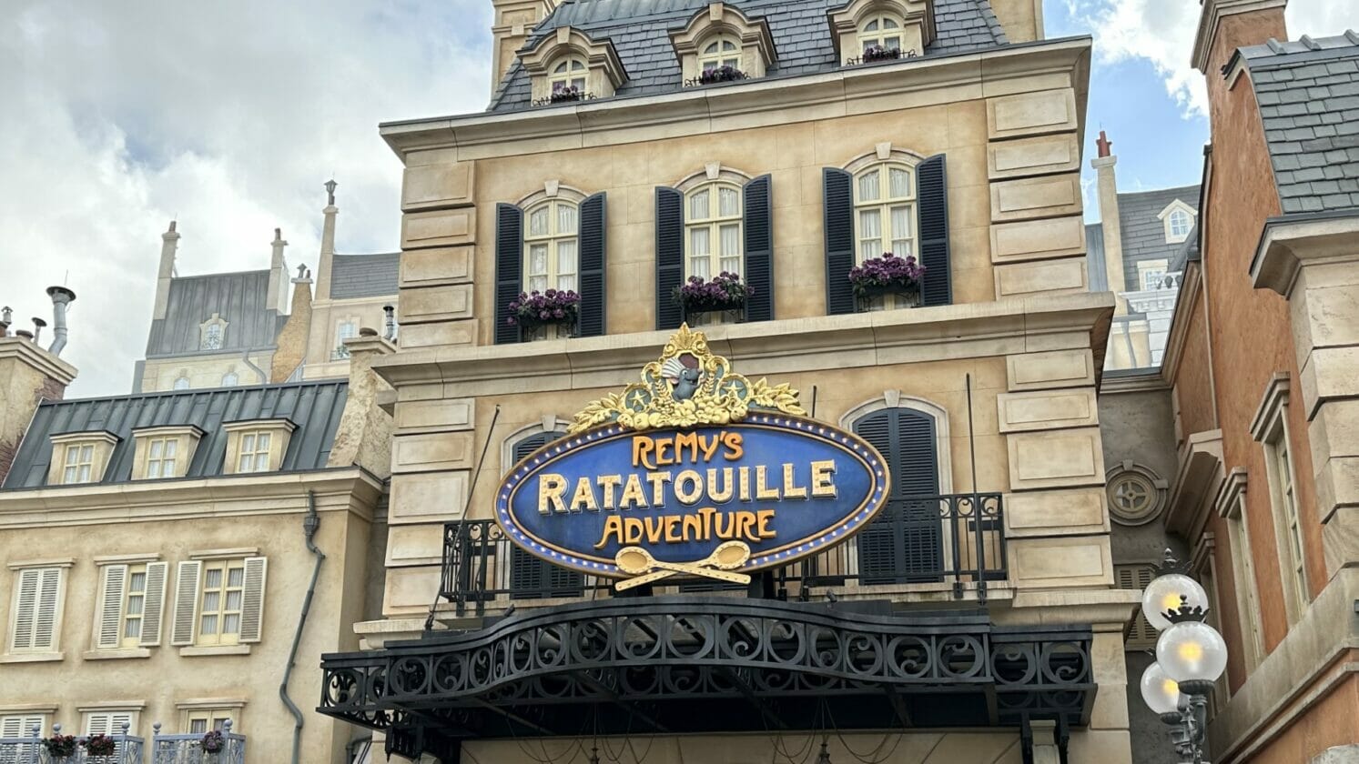 5 Tips for Waiting in Line at Disney World