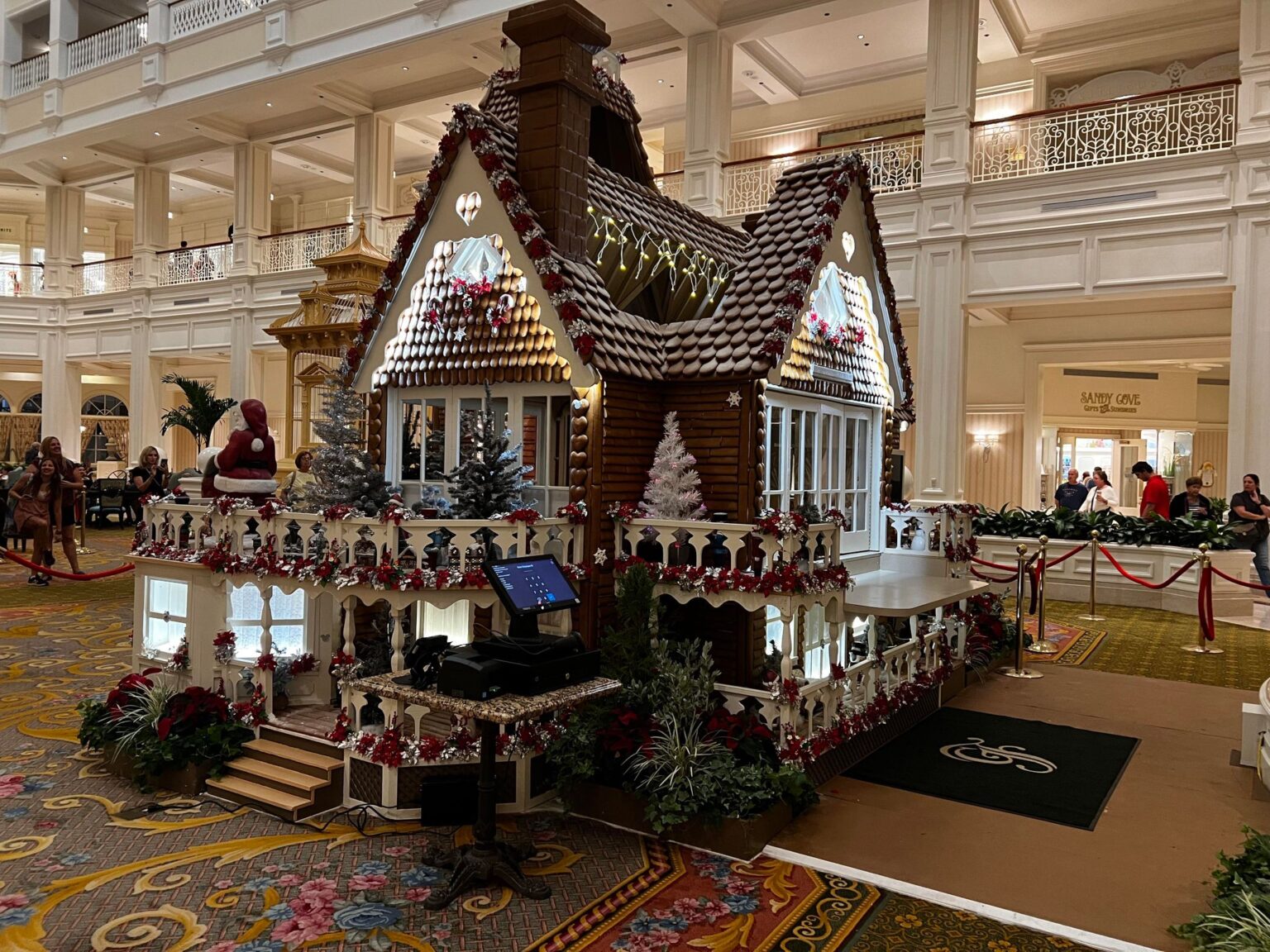 Ten Scrumptious Facts about the Grand Floridian Gingerbread House