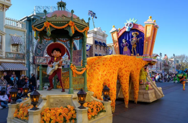 Guide to 'Magic Happens' Parade at Disneyland