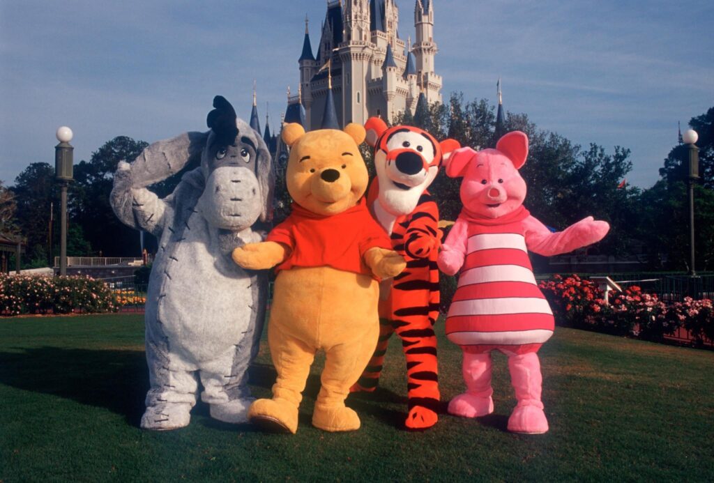 A Blast from the Past: 10 Rare Photos Celebrating 25 Years of the Honey ...