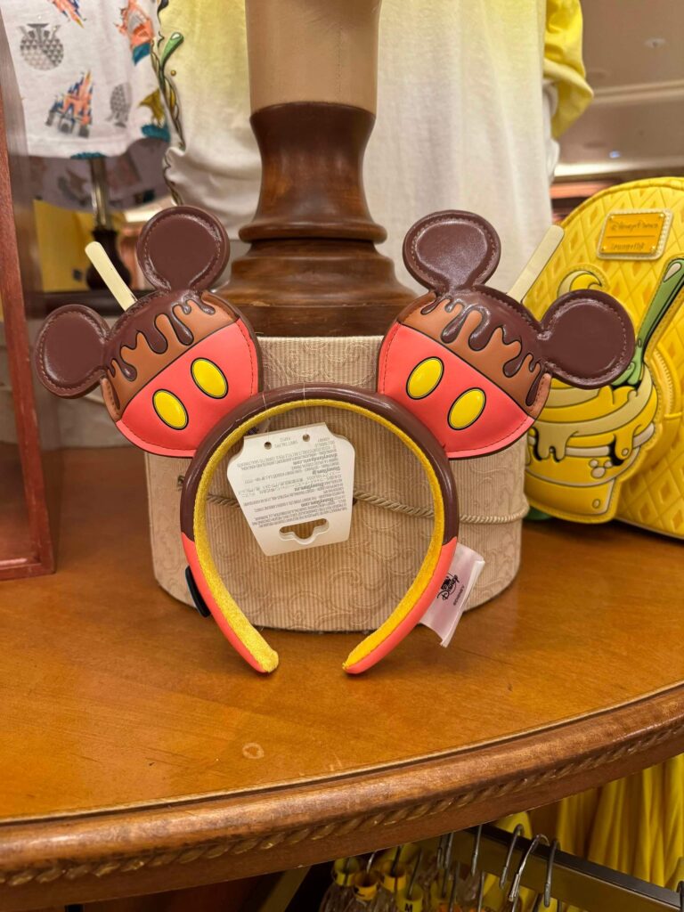 Sweet Treats: The Mickey Mouse Candy Apple Collection Is Here!