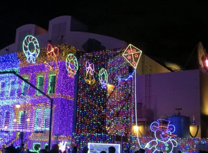 The History of The Osborne Family Spectacle of Dancing Lights